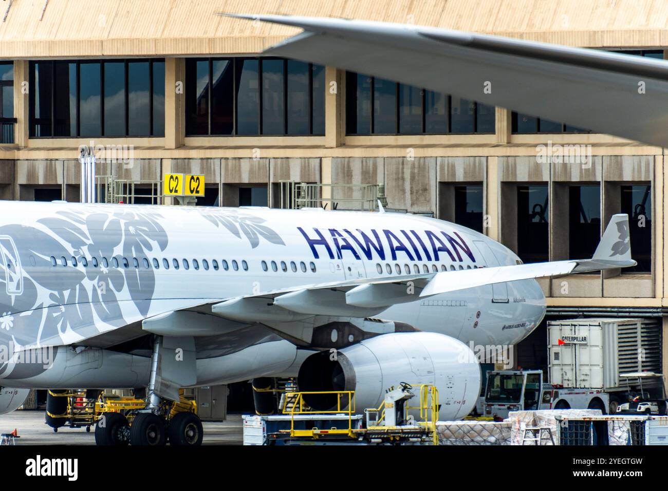 Aircraft tails international airlines hi-res stock photography and images - Alamy