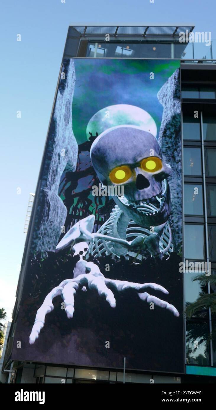 Los Angeles, California, USA 29th October 2024 Halloween Skeleton ...