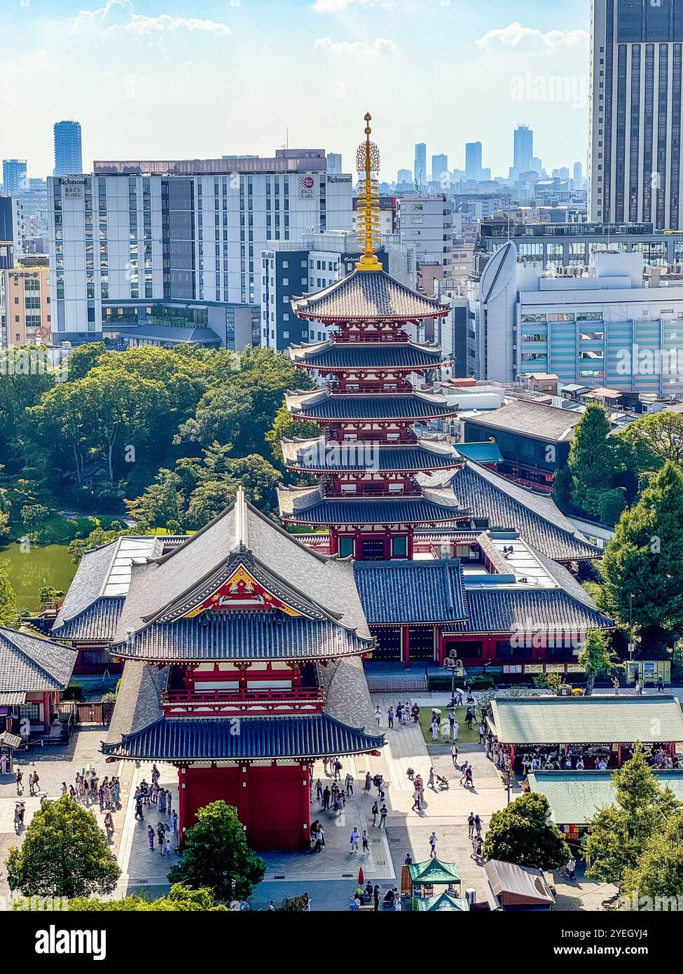 Senso-ji temple by day in Asakusa, Taito City, Tokyo, Japan Stock Photo ...
