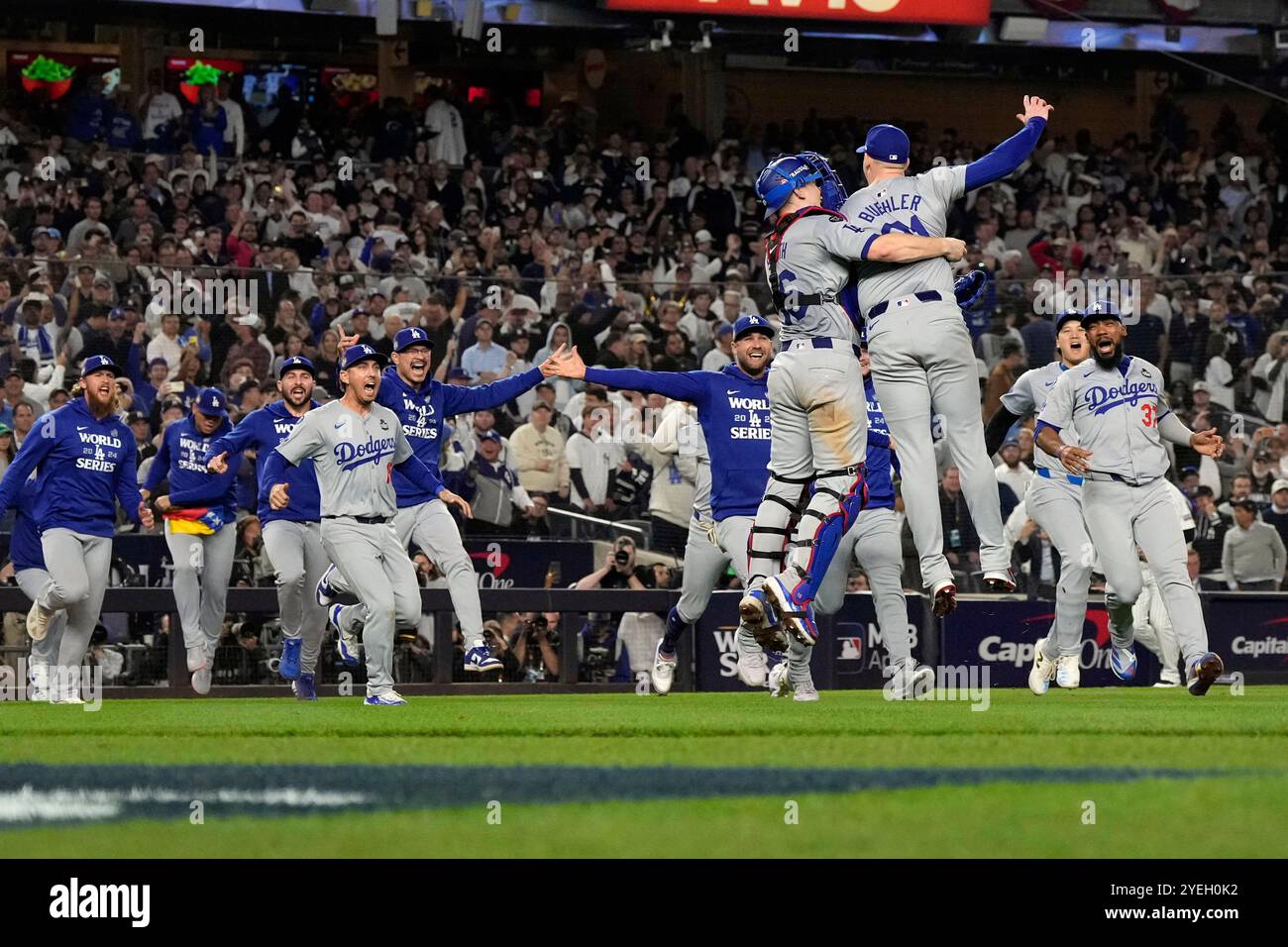 The Los Angeles Dodgers celebrate their win against the New York ...