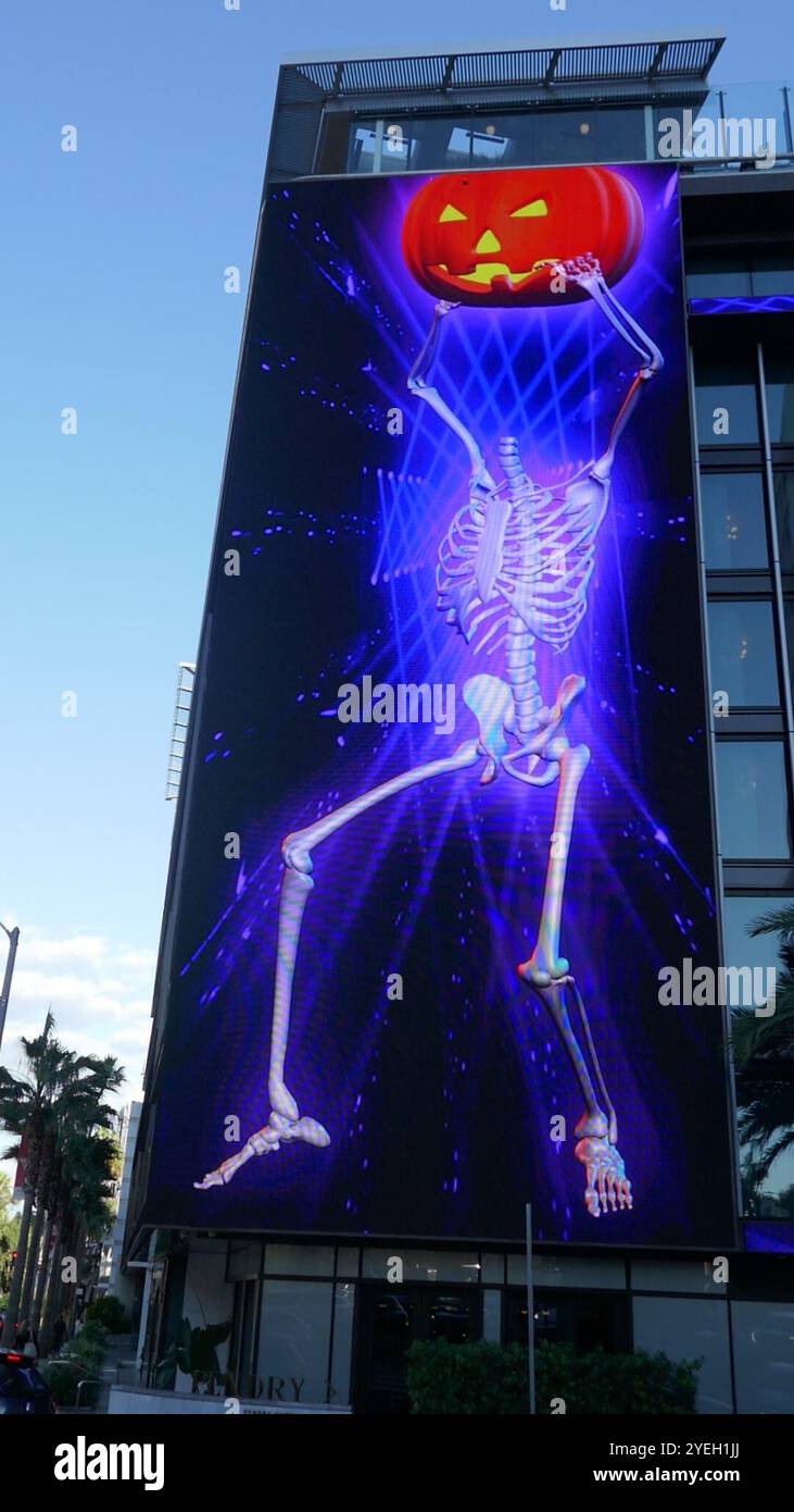 Los Angeles, California, USA 29th October 2024 Halloween Skeleton ...