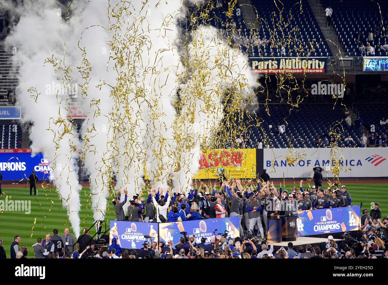 The Los Angeles Dodgers celebrate their win against the New York ...