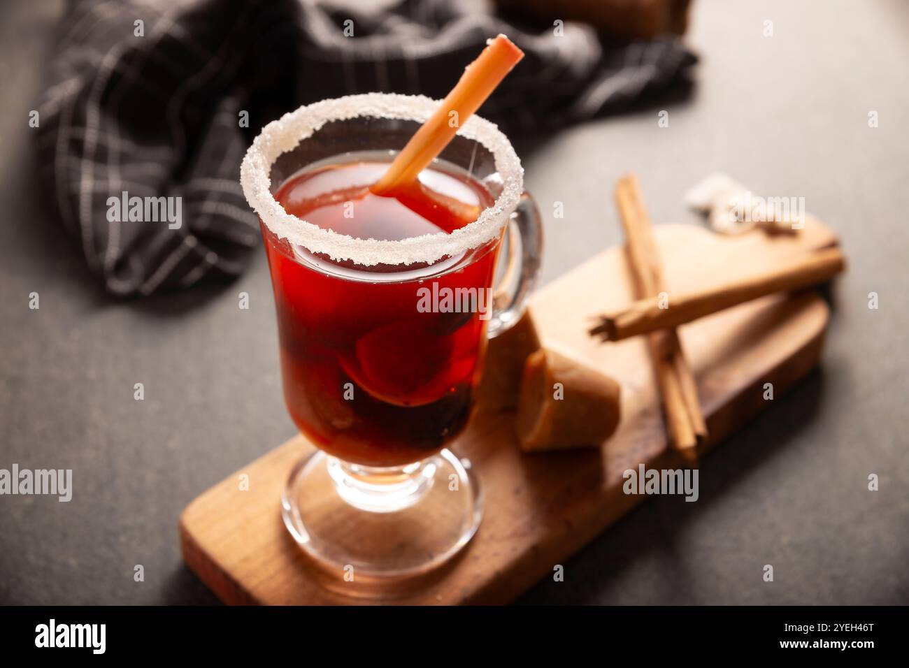 Ponche de Frutas Navideño. In Mexico, Christmas fruit punch is a hot ...