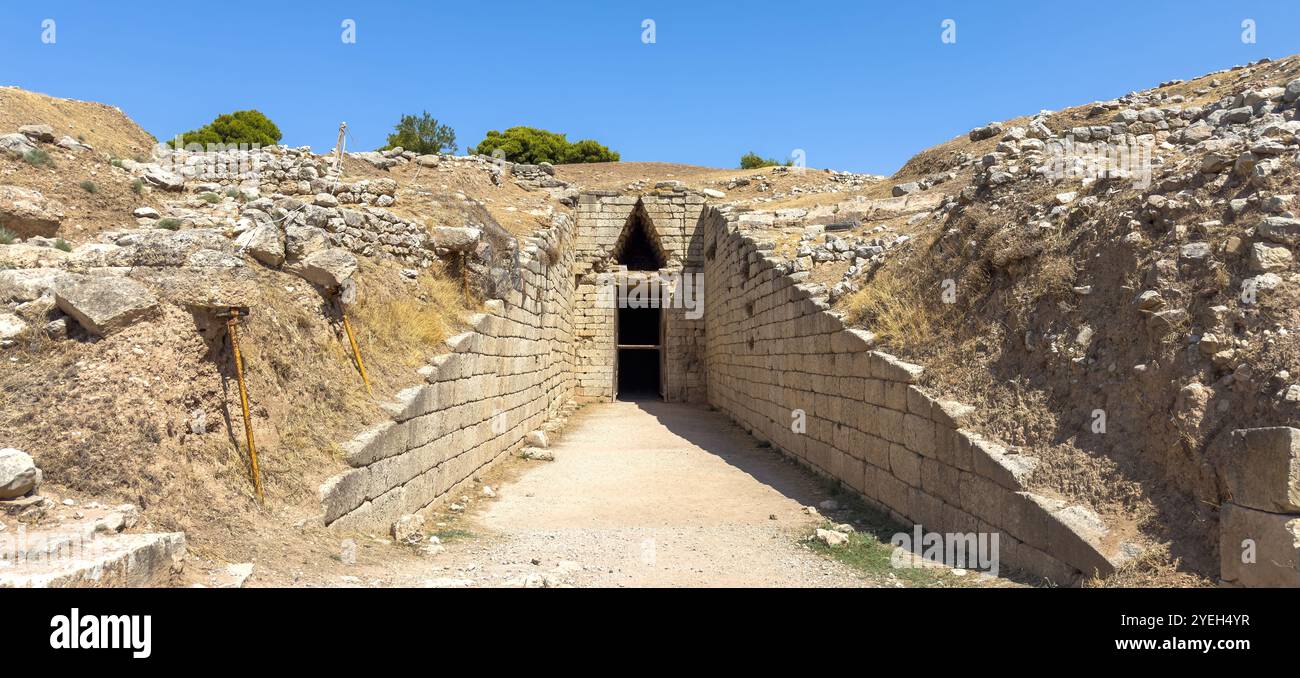 Tomb of Clytemnestra at the Mycenae archaeological site, blue sky ...