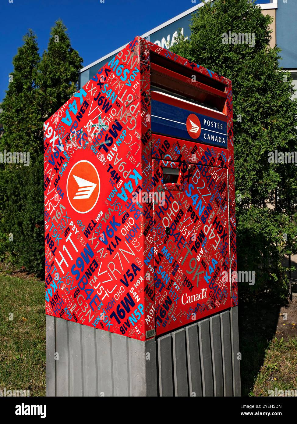 Canada post box hi-res stock photography and images - Alamy