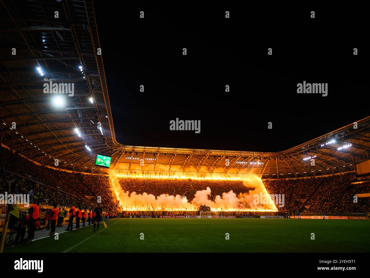 Dresden, Germany. 30th Oct, 2024. Soccer: DFB Cup, SG Dynamo Dresden ...