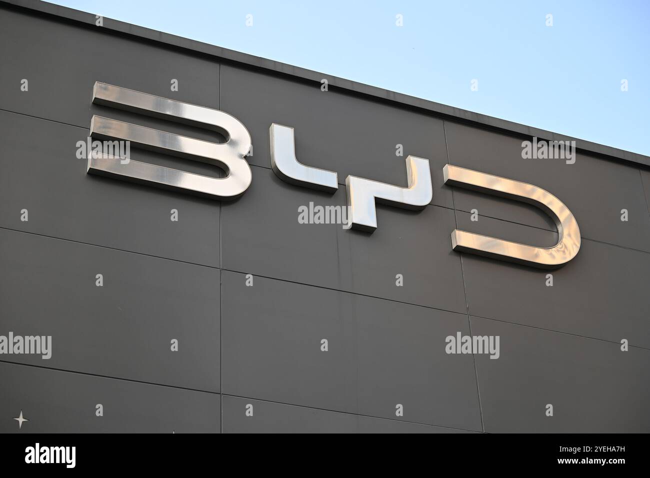 NANJING, CHINA - OCTOBER 31, 2024 - The LOGO of a BYD 4S store in ...
