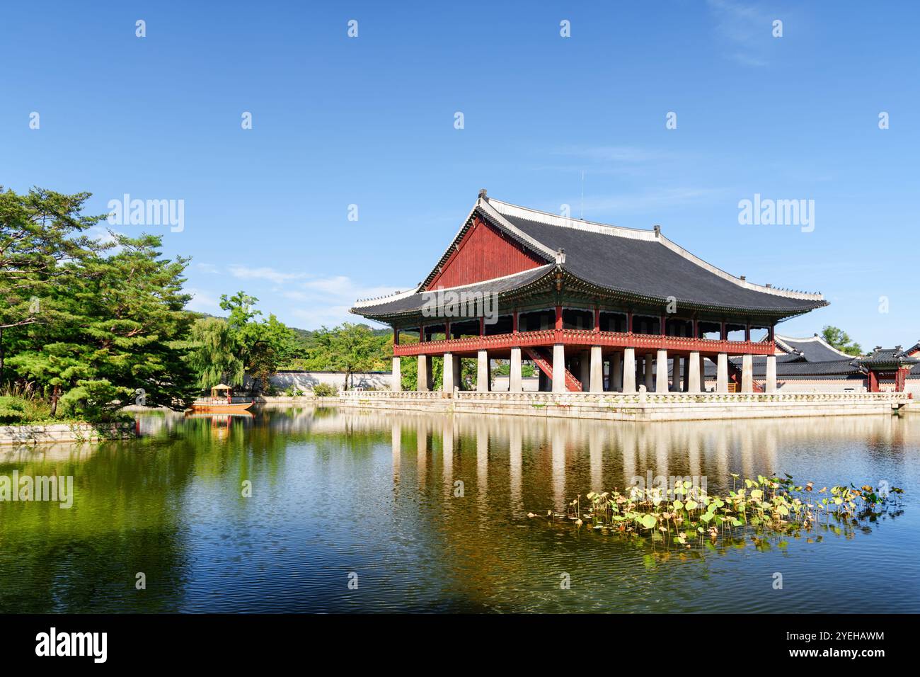 Seoul korea gyeonghoeru pavilion hi-res stock photography and images ...
