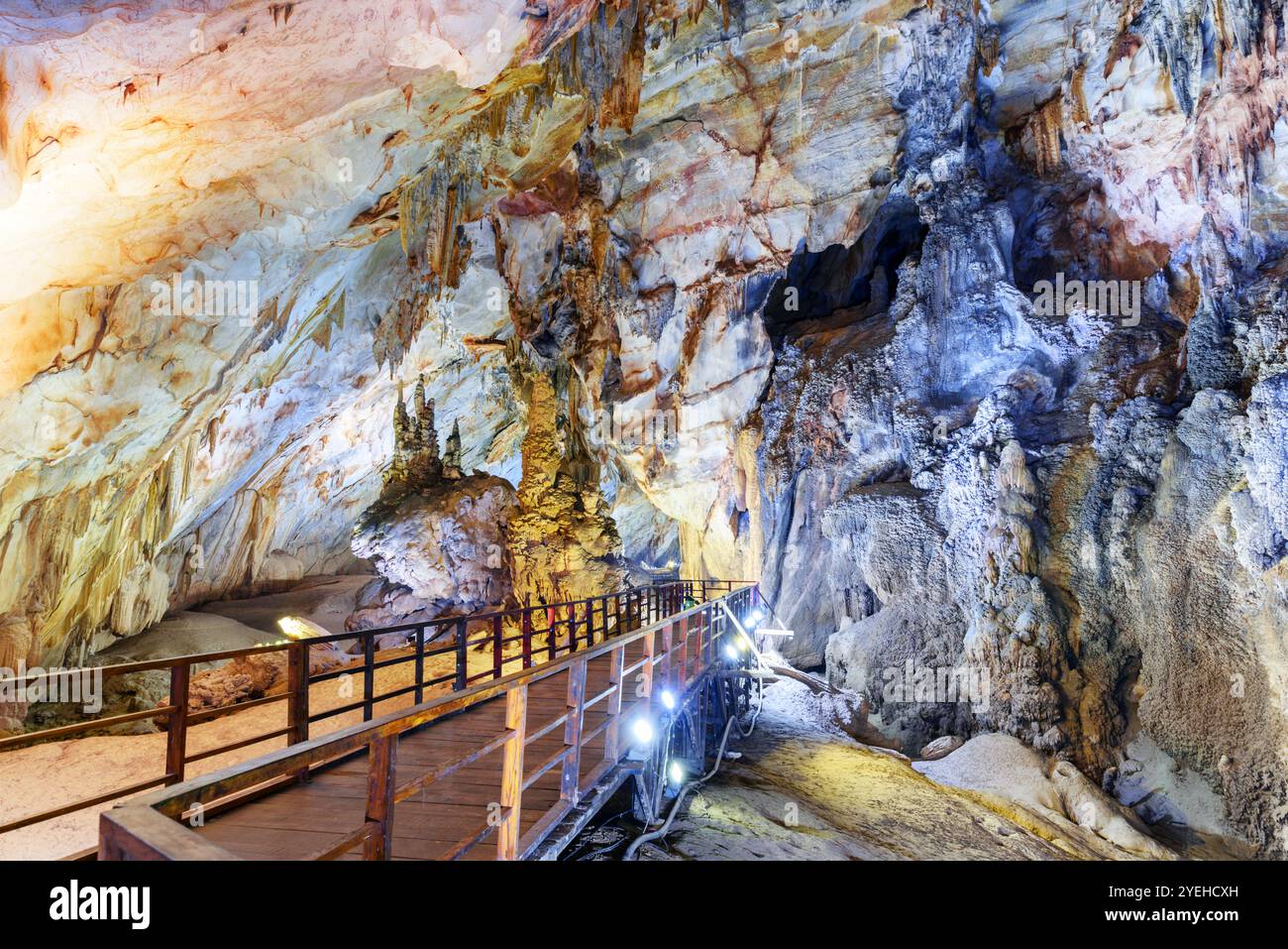 Wooden walkway through beautiful natural corridor, Paradise Cave Stock ...