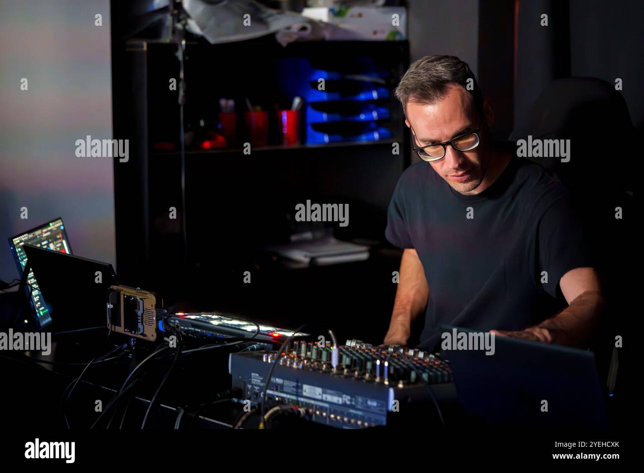 Light and sound engineer hi-res stock photography and images - Alamy