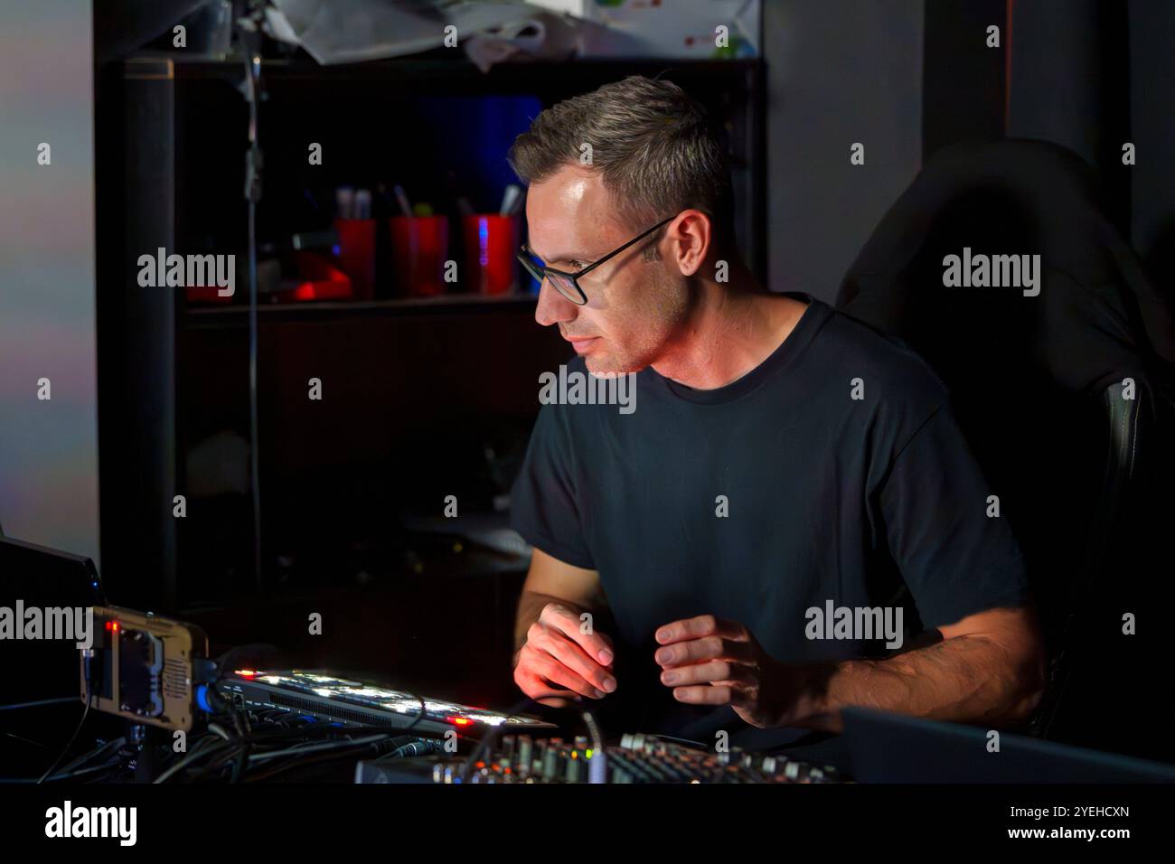 Light and sound engineer hi-res stock photography and images - Alamy