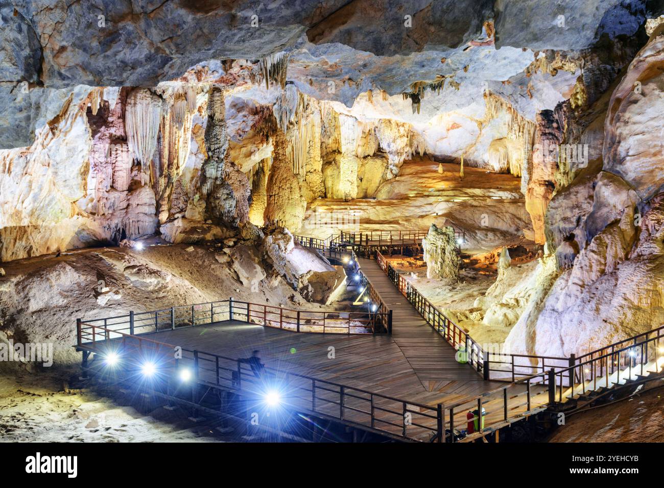 Fabulous view of giant chamber inside Paradise Cave, Vietnam Stock ...