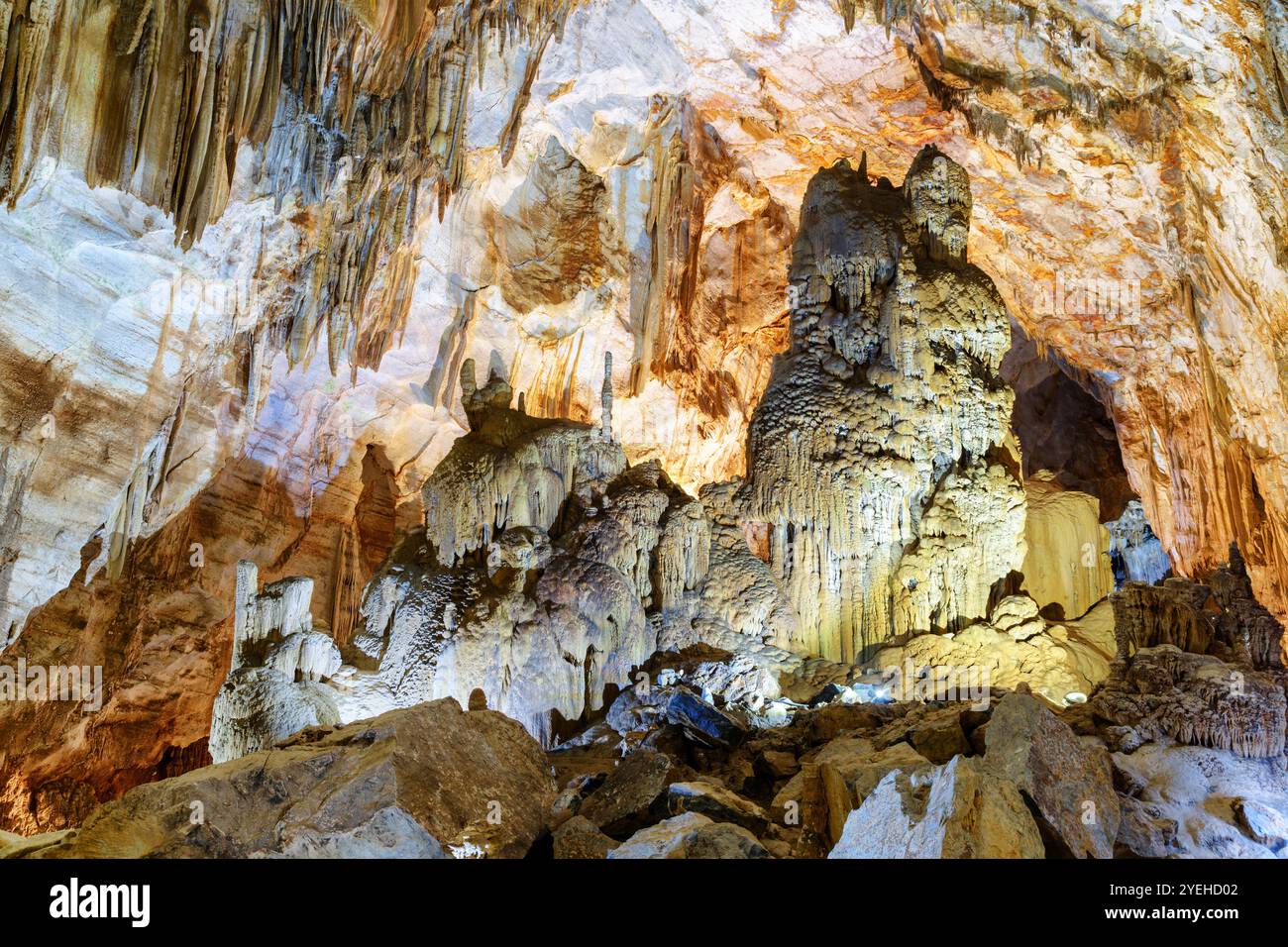 Tien Son Cave