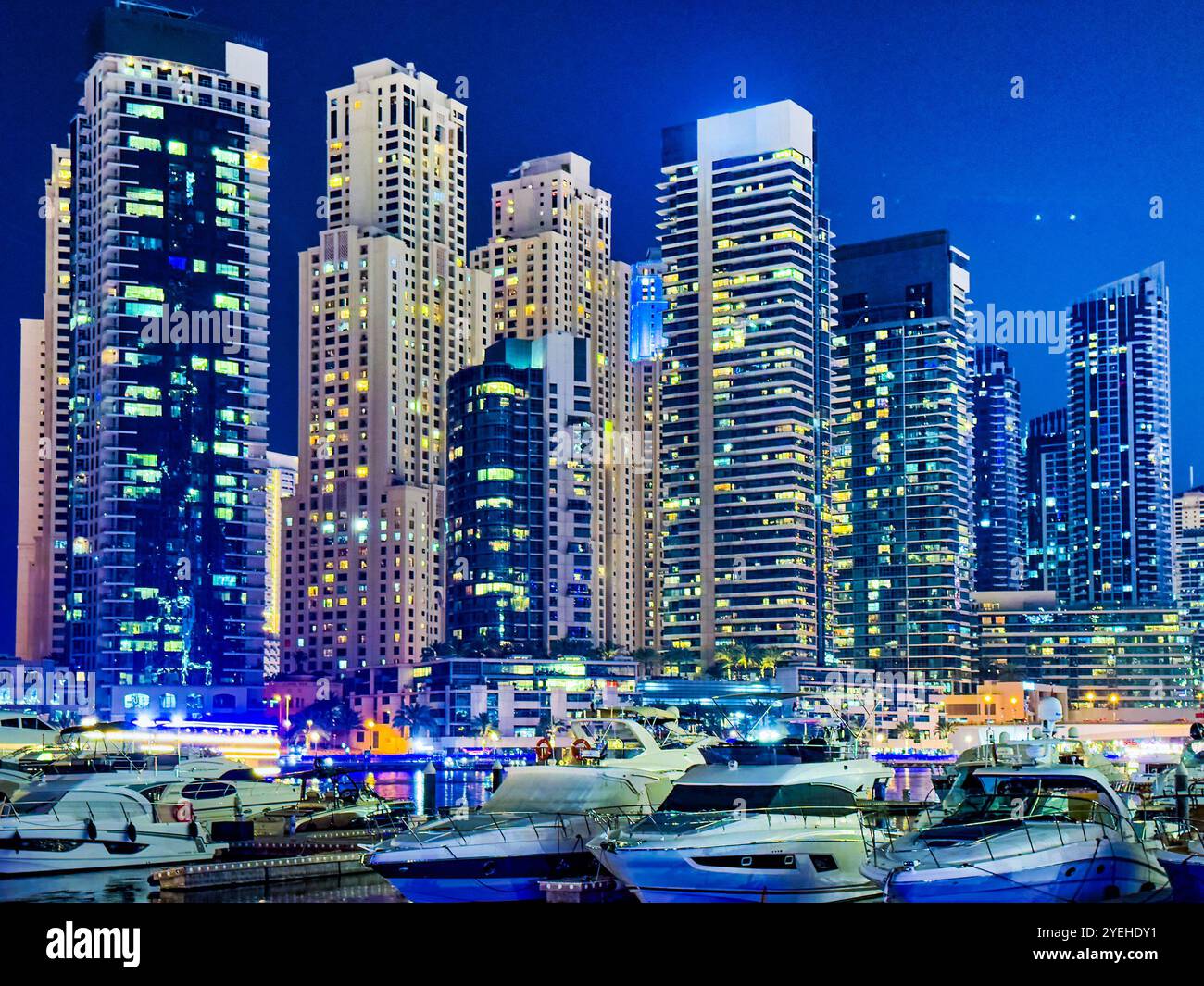 Dubai moll hi-res stock photography and images - Alamy