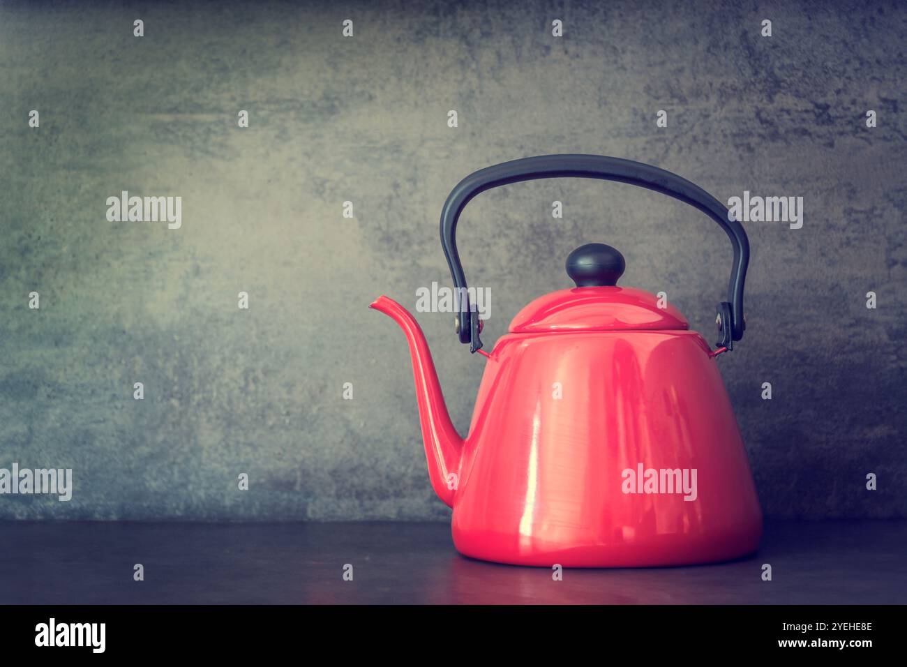 Kettle boiling water hi-res stock photography and images - Alamy
