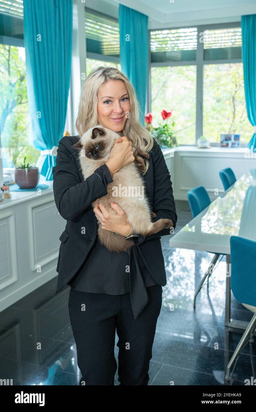 Simone Lugner at home in the Lugner Villa (foundation) in Vienna ...