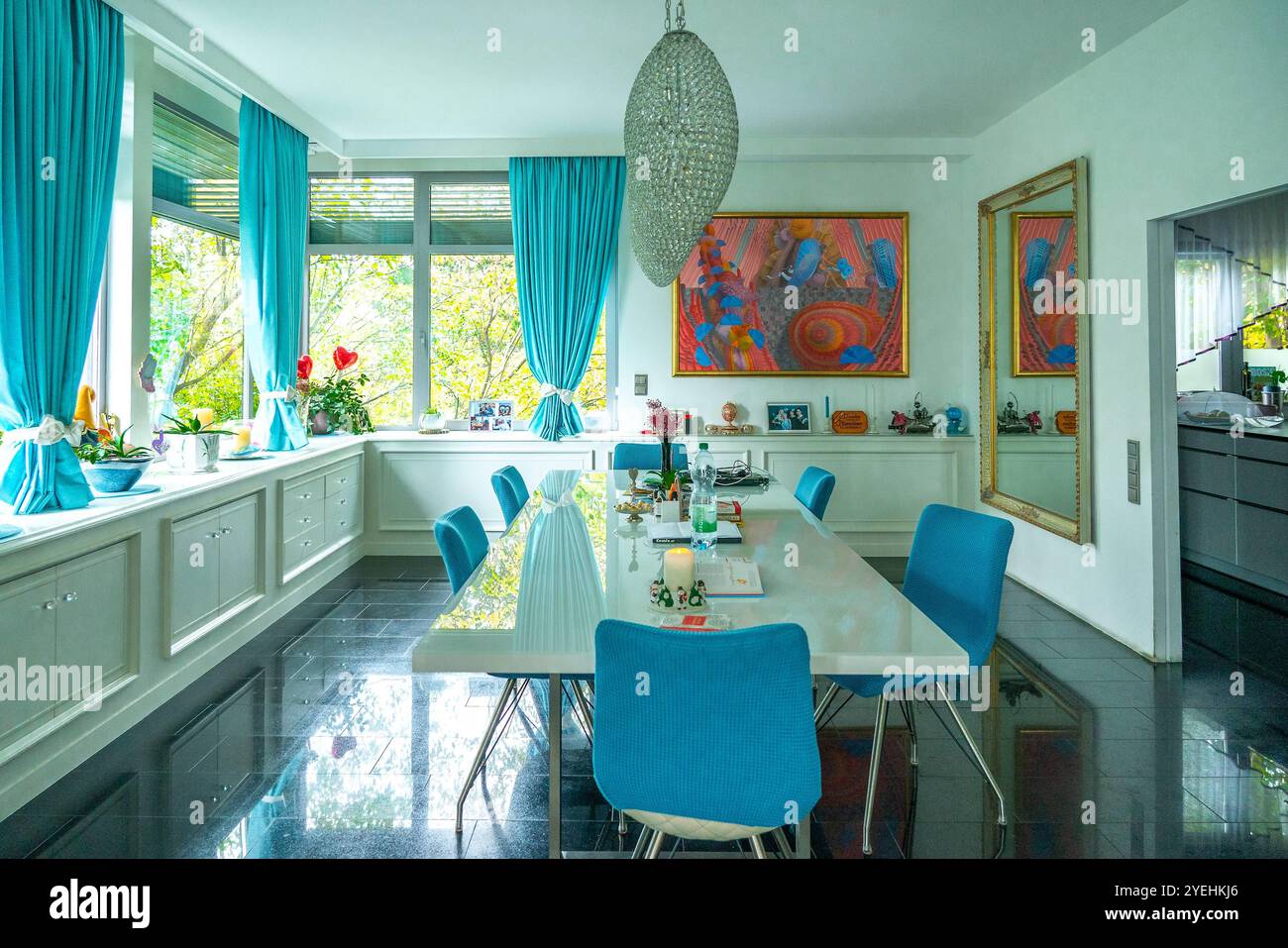 Simone Lugner at home in the Lugner Villa (foundation) in Vienna ...