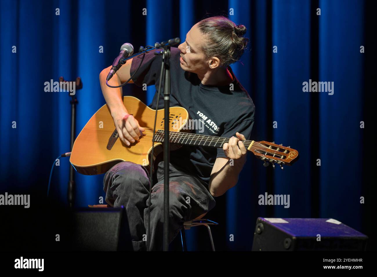 Leif Bräutigam Gitarre ist der Sohn von Sänger Tom Astor - Der deutsche ...