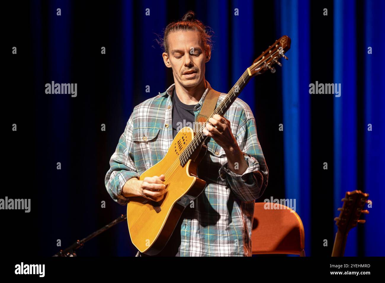 Leif Bräutigam Gitarre ist der Sohn von Sänger Tom Astor - Der deutsche ...