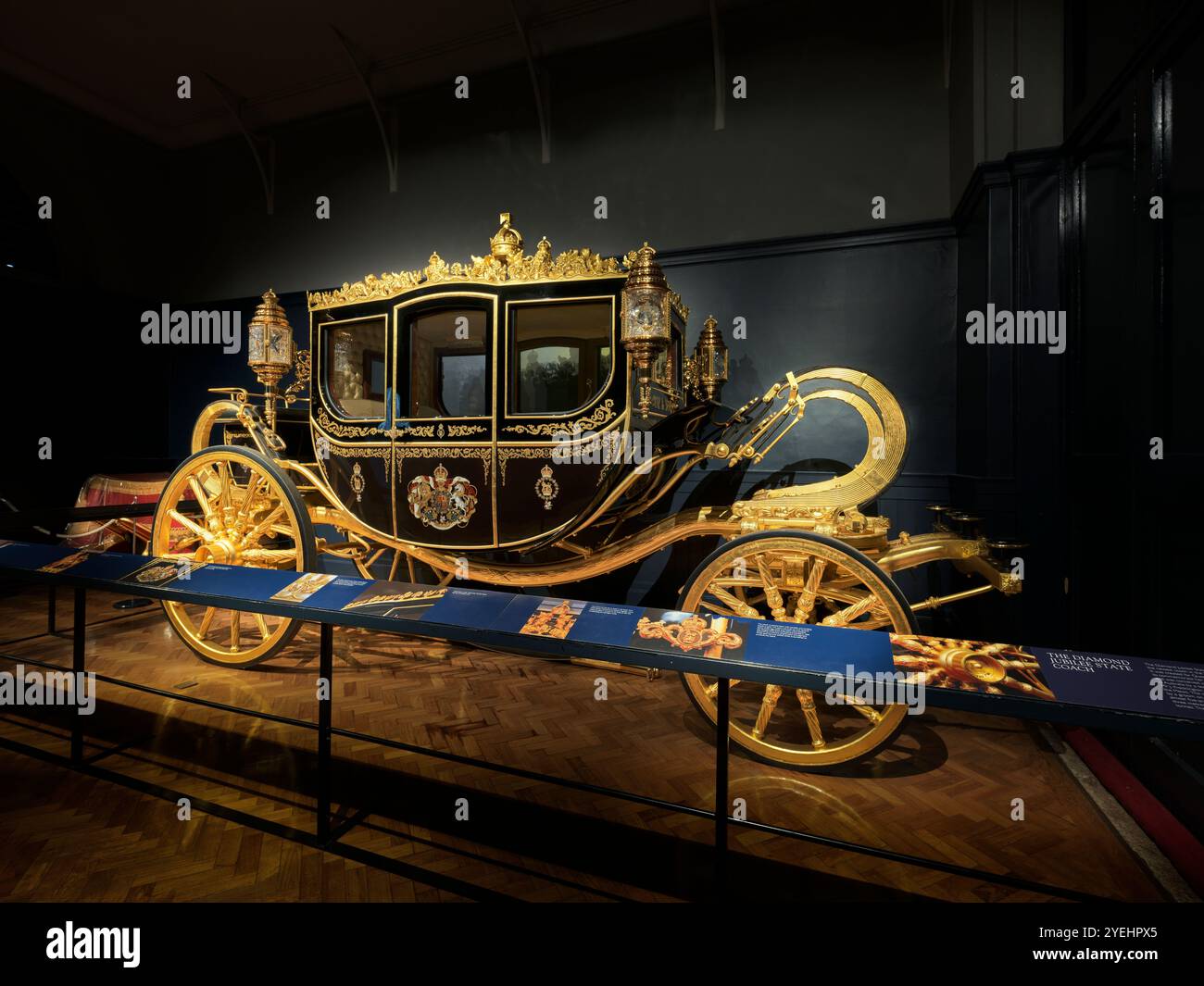 Buckingham palace queen jubilee hi-res stock photography and images - Alamy