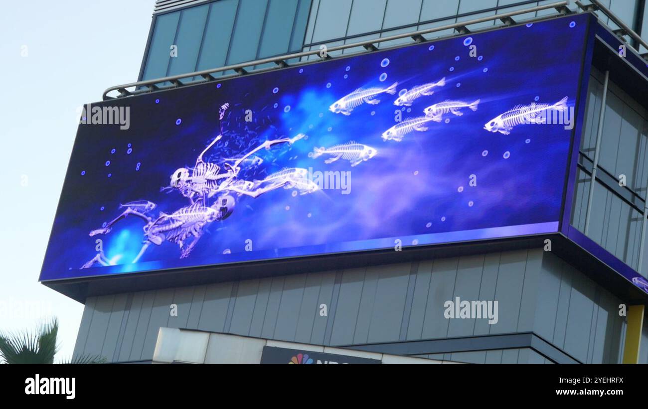 Los Angeles, California, USA 29th October 2024 Halloween Skeleton ...