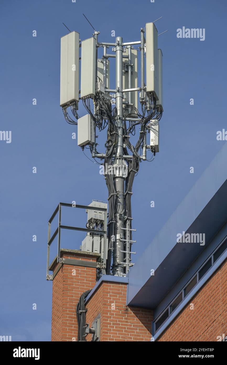 Radio mast, mobile radio Stock Photo - Alamy