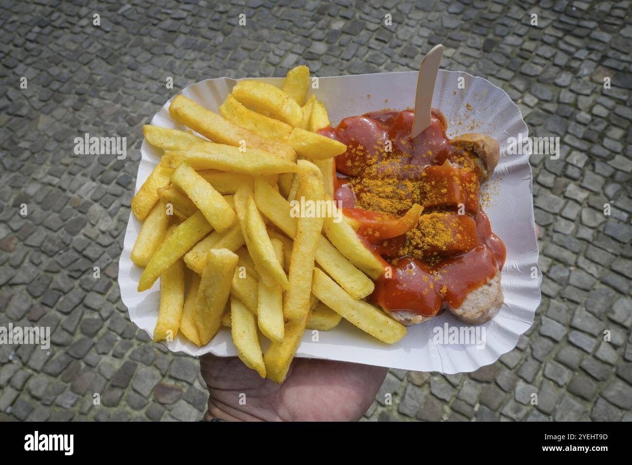 Currywurst pommes hi-res stock photography and images - Alamy