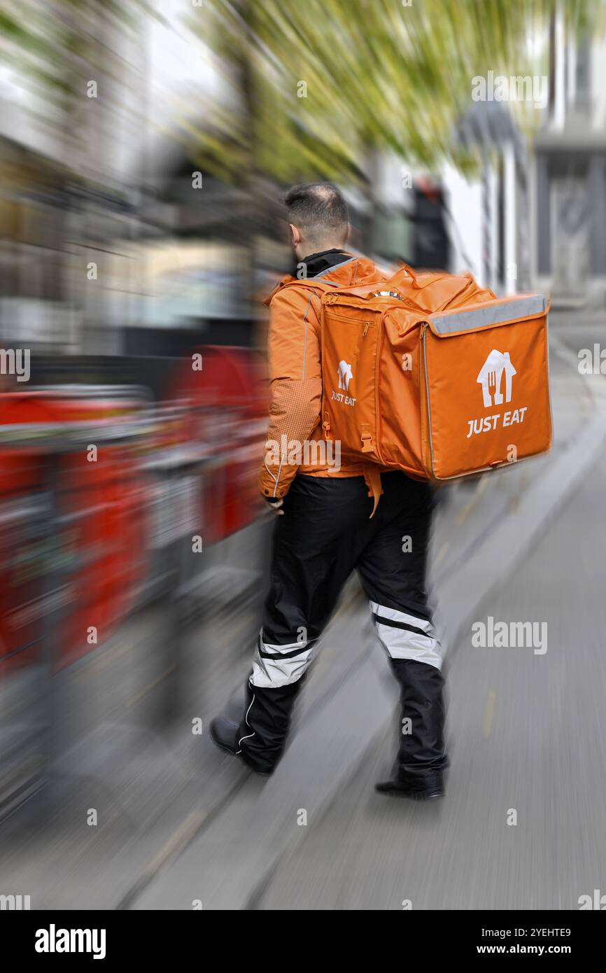 Just eat food delivery man hi-res stock photography and images - Alamy