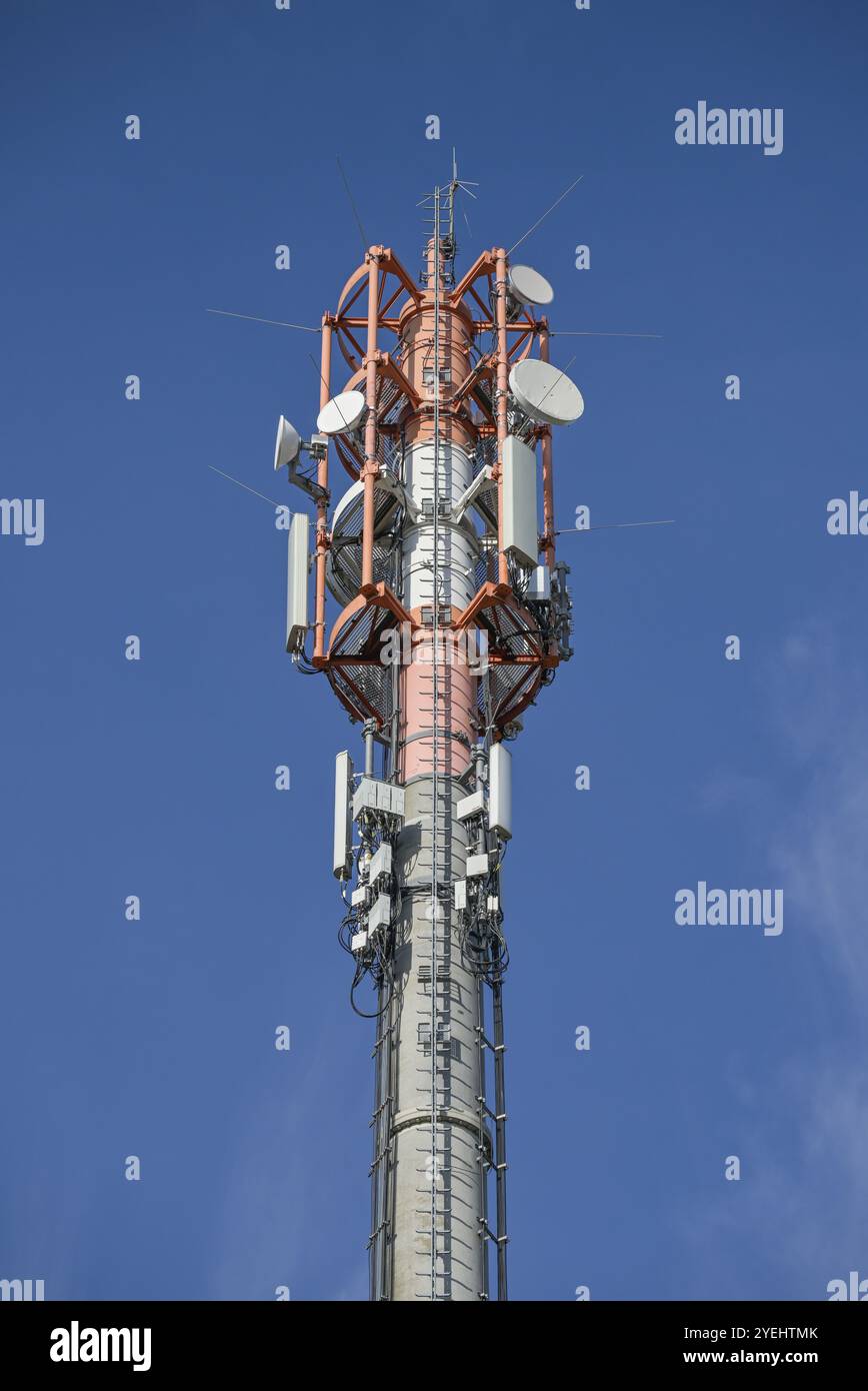 Radio mast, mobile radio Stock Photo - Alamy