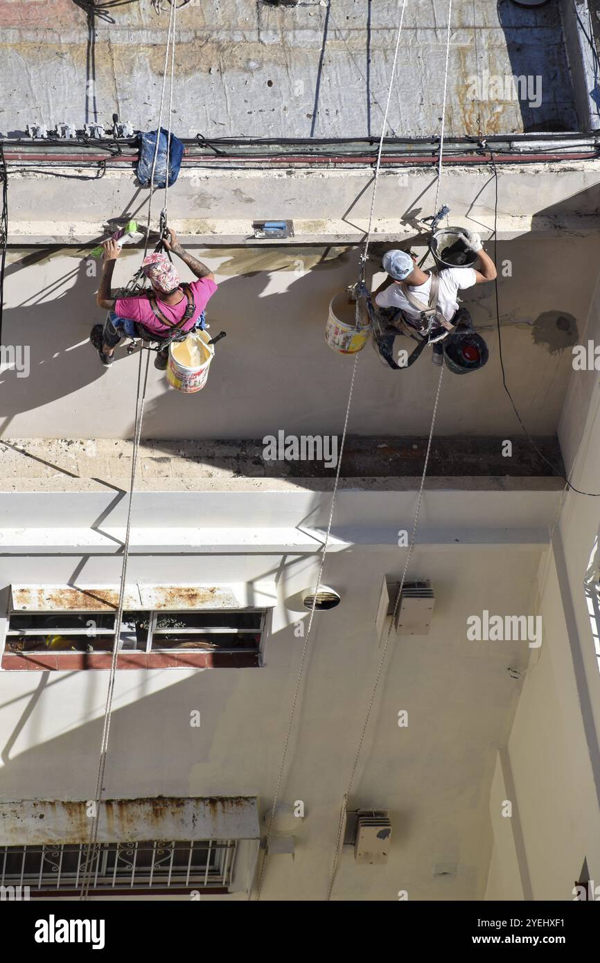 Photos on rope hi-res stock photography and images - Alamy