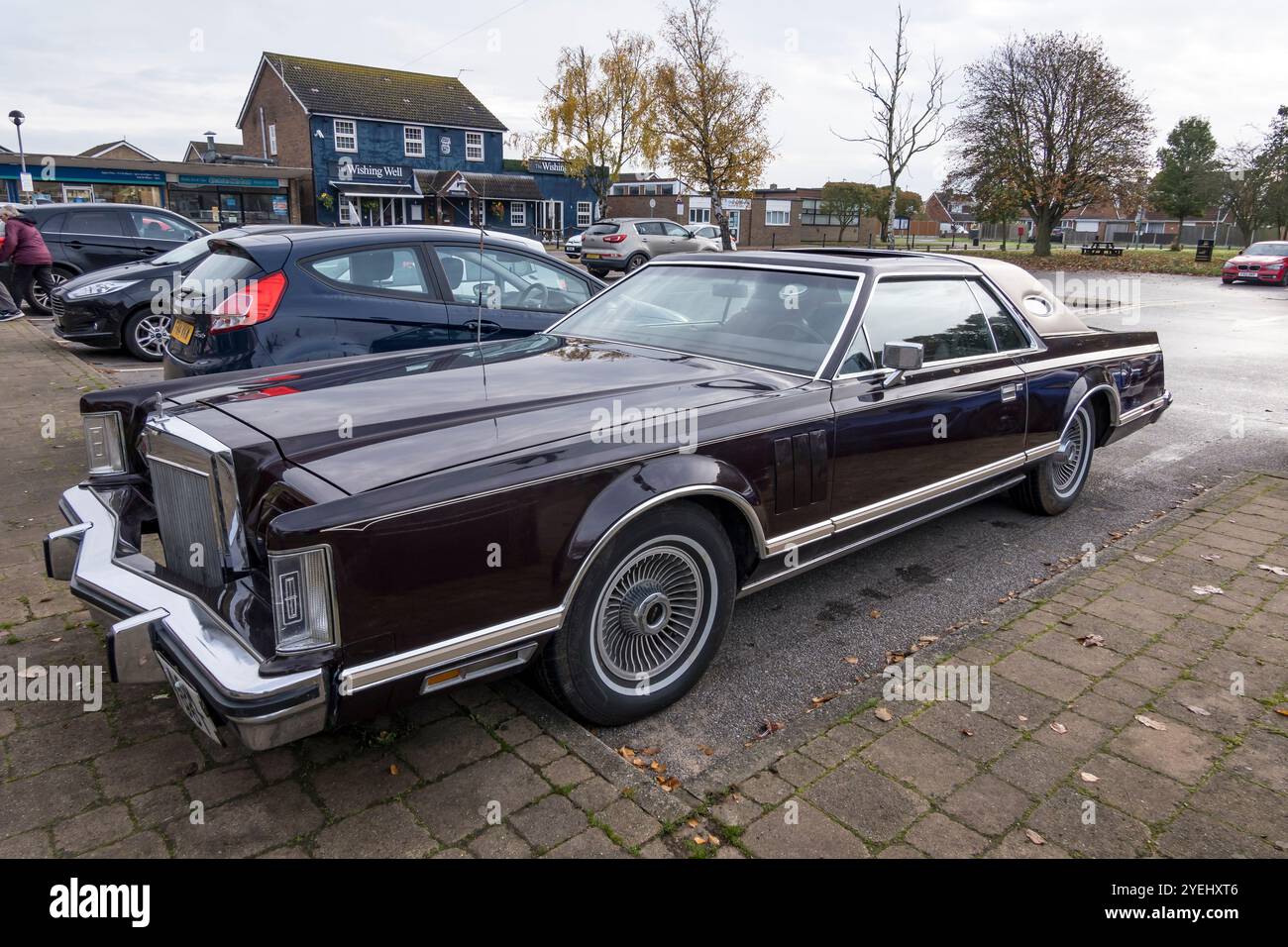 Lincoln Continental coupe mark 5 side view Stock Photo - Alamy