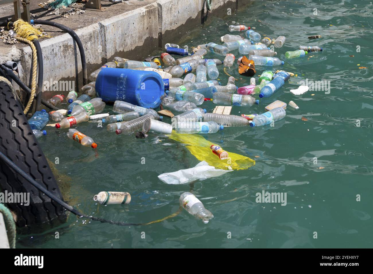 Bottles, plastic pollutes the sea, symbolic image, marine pollution ...