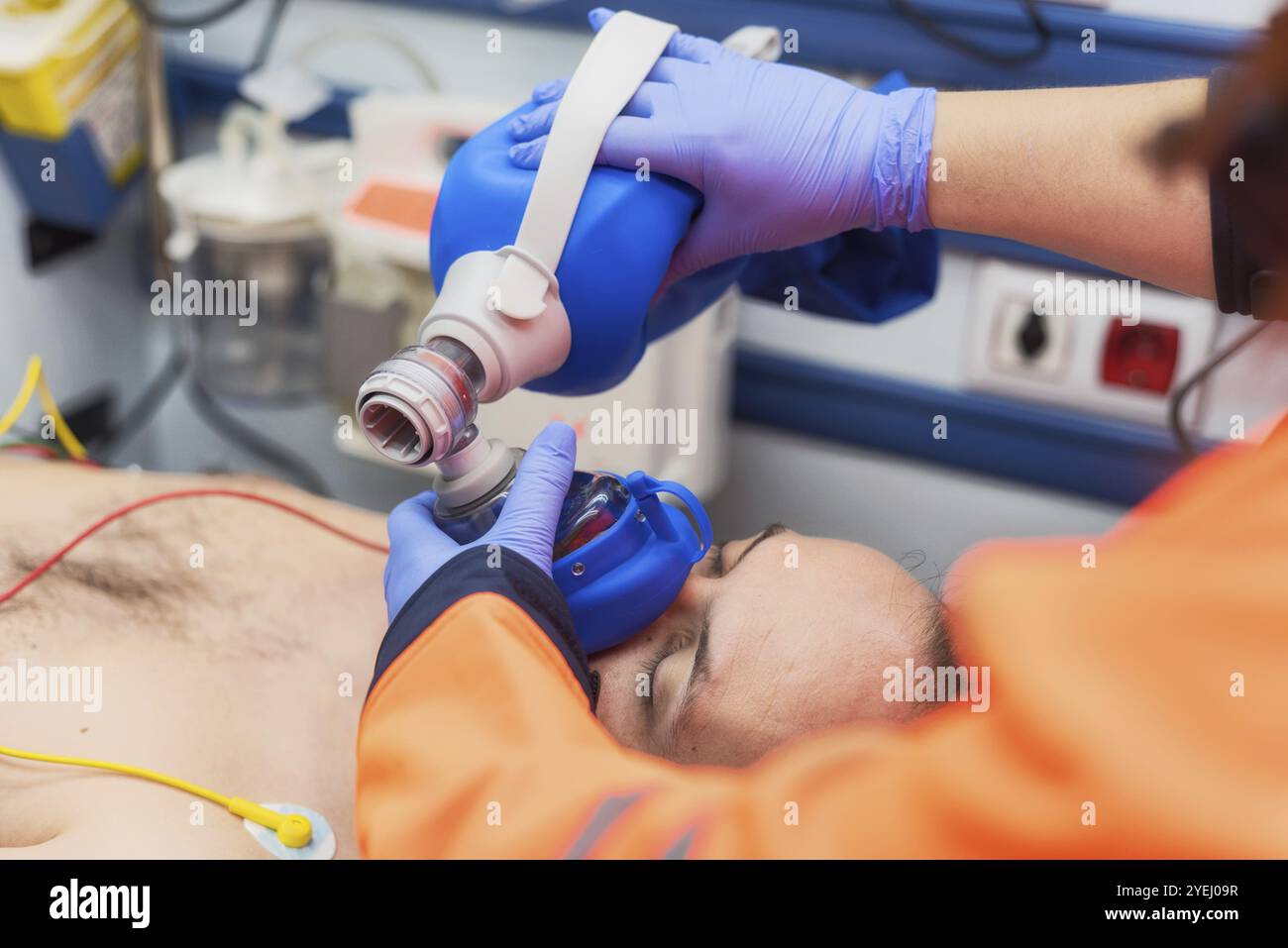 Medical urgency in the ambulance. Cardiopulmonary resuscitation using ...