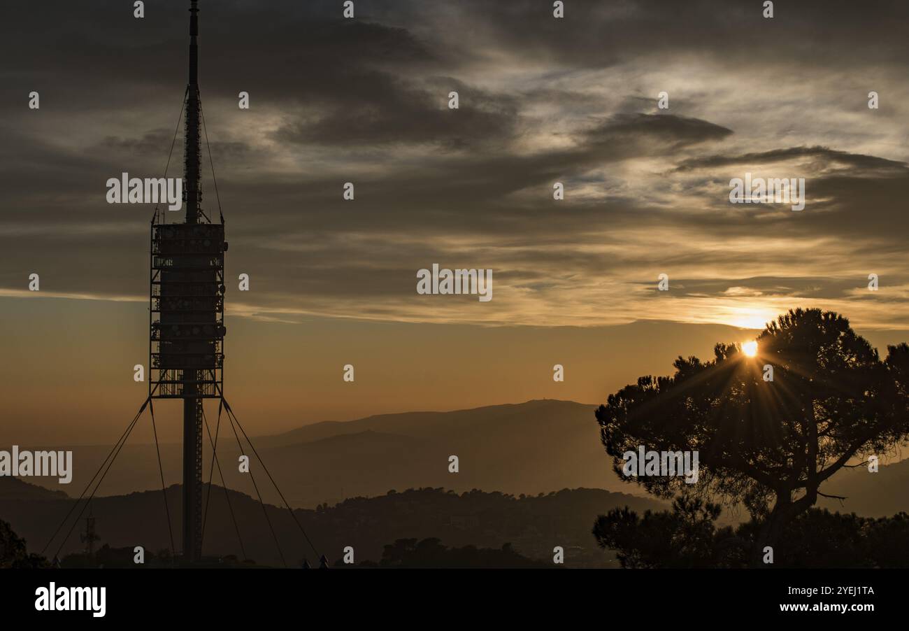 Tall transmission tower stands hi-res stock photography and images - Alamy