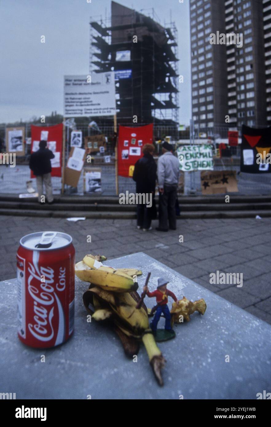 Demolish lenin hi-res stock photography and images - Alamy