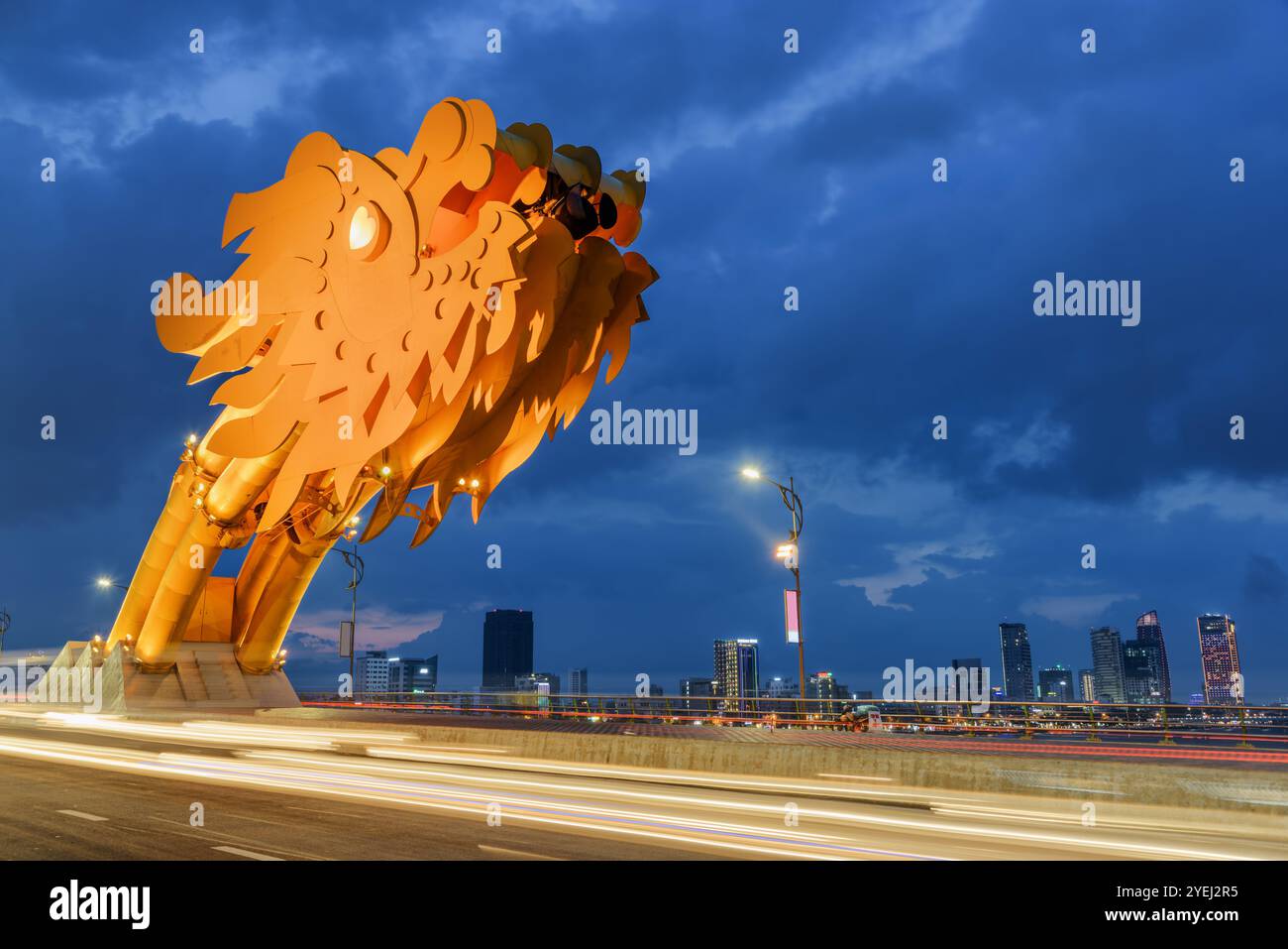 Dragon bridge vietnam hi-res stock photography and images - Alamy