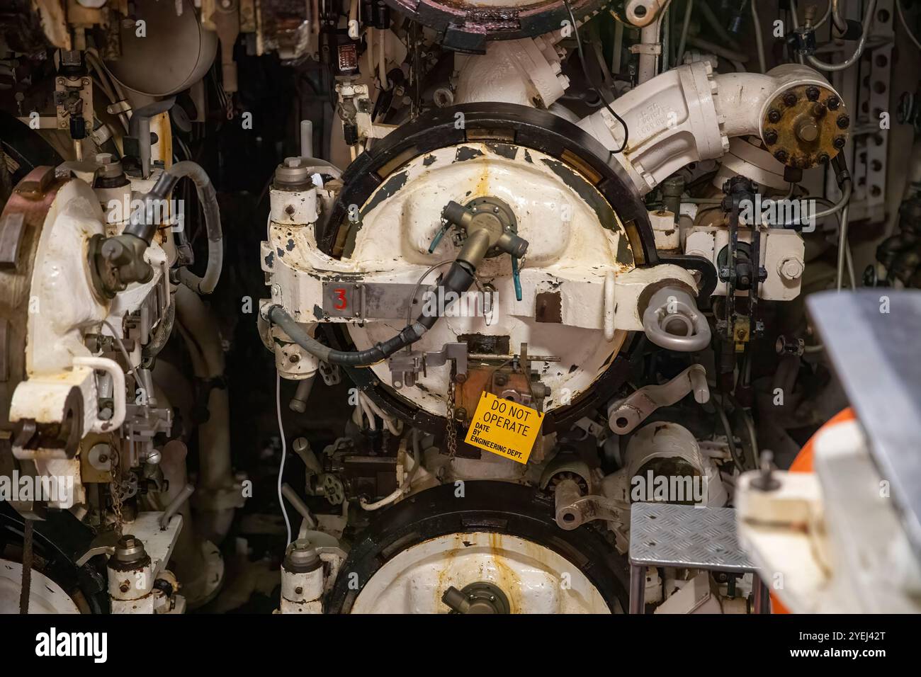 Torpedo launch mechanism hi-res stock photography and images - Alamy