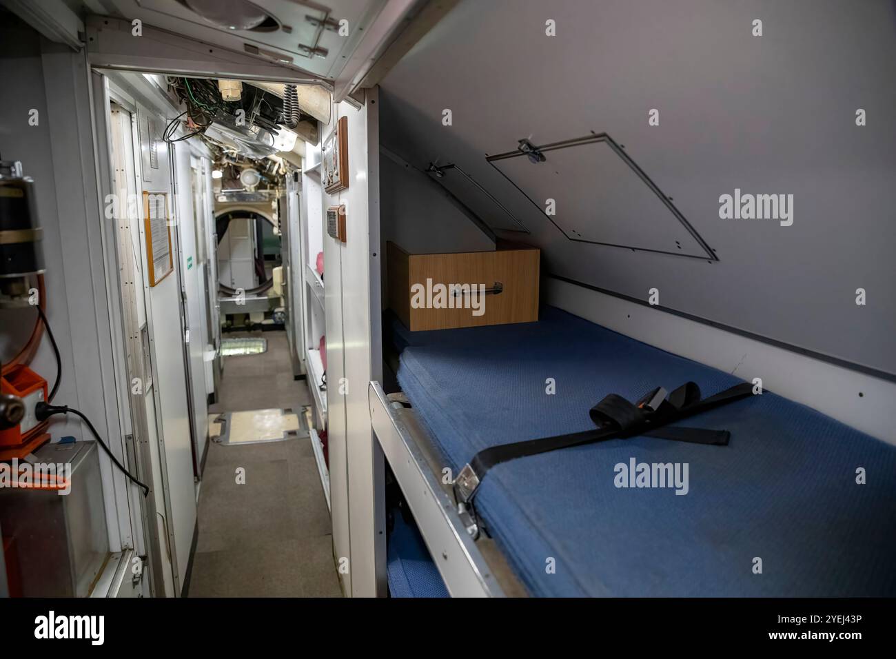 Lafayette Class Submarine Sleeping Quarters Voyage To The Bottom Of