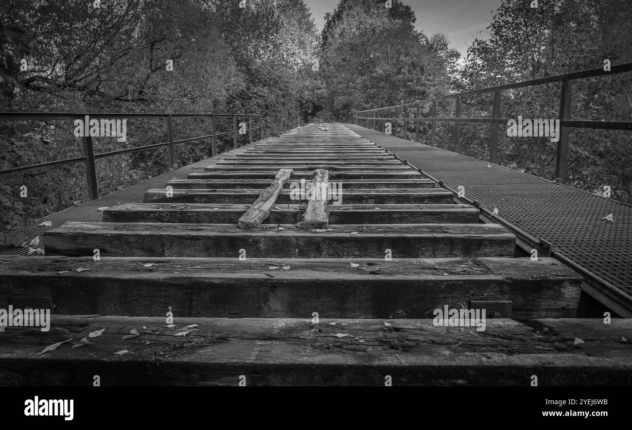 Abandoned bridge railroad outside hi-res stock photography and images - Alamy