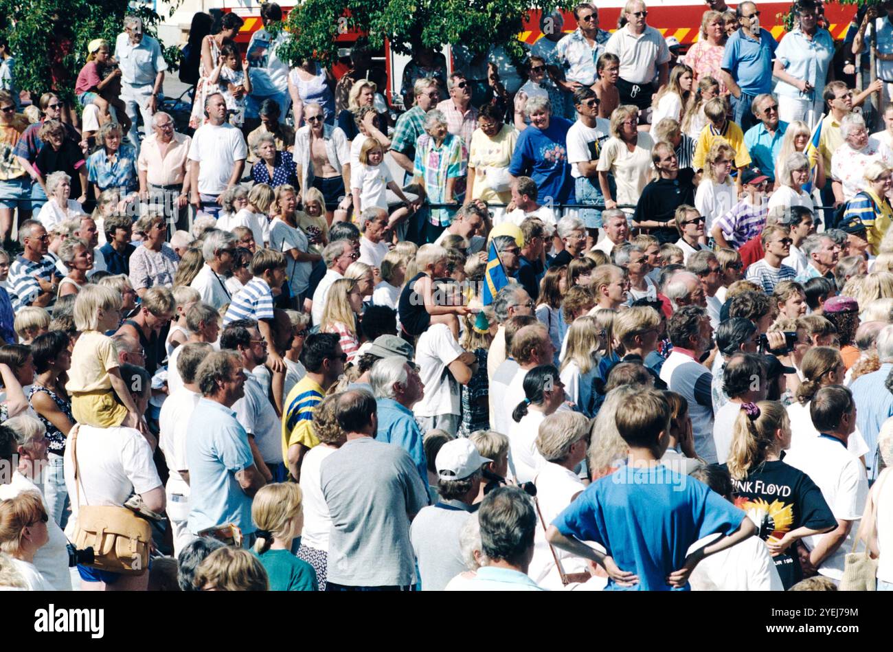 1994 World Cup hero Klas Ingesson arrives and honored in his hometown ...