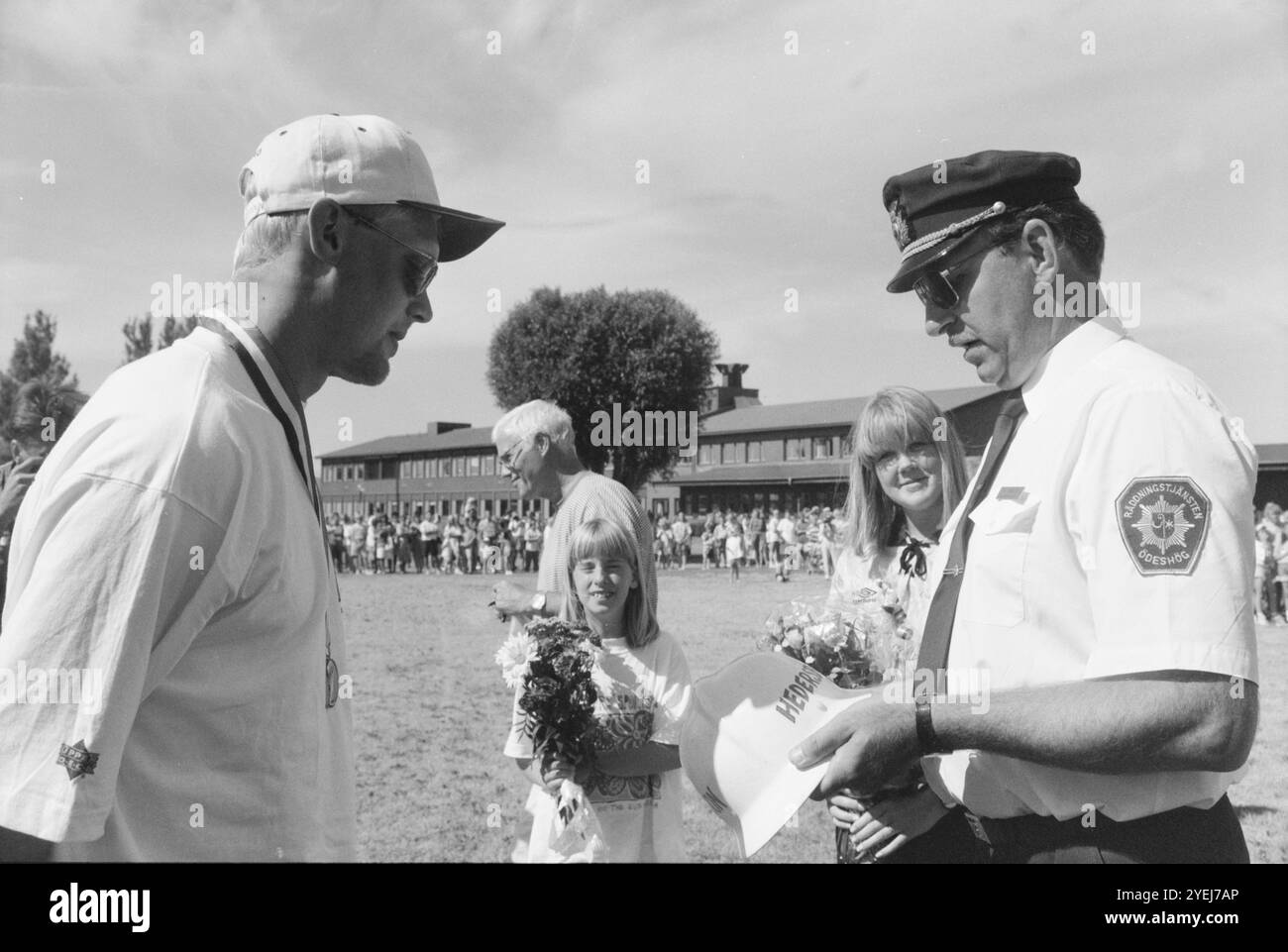 1994 World Cup hero Klas Ingesson arrives and honored in his hometown ...