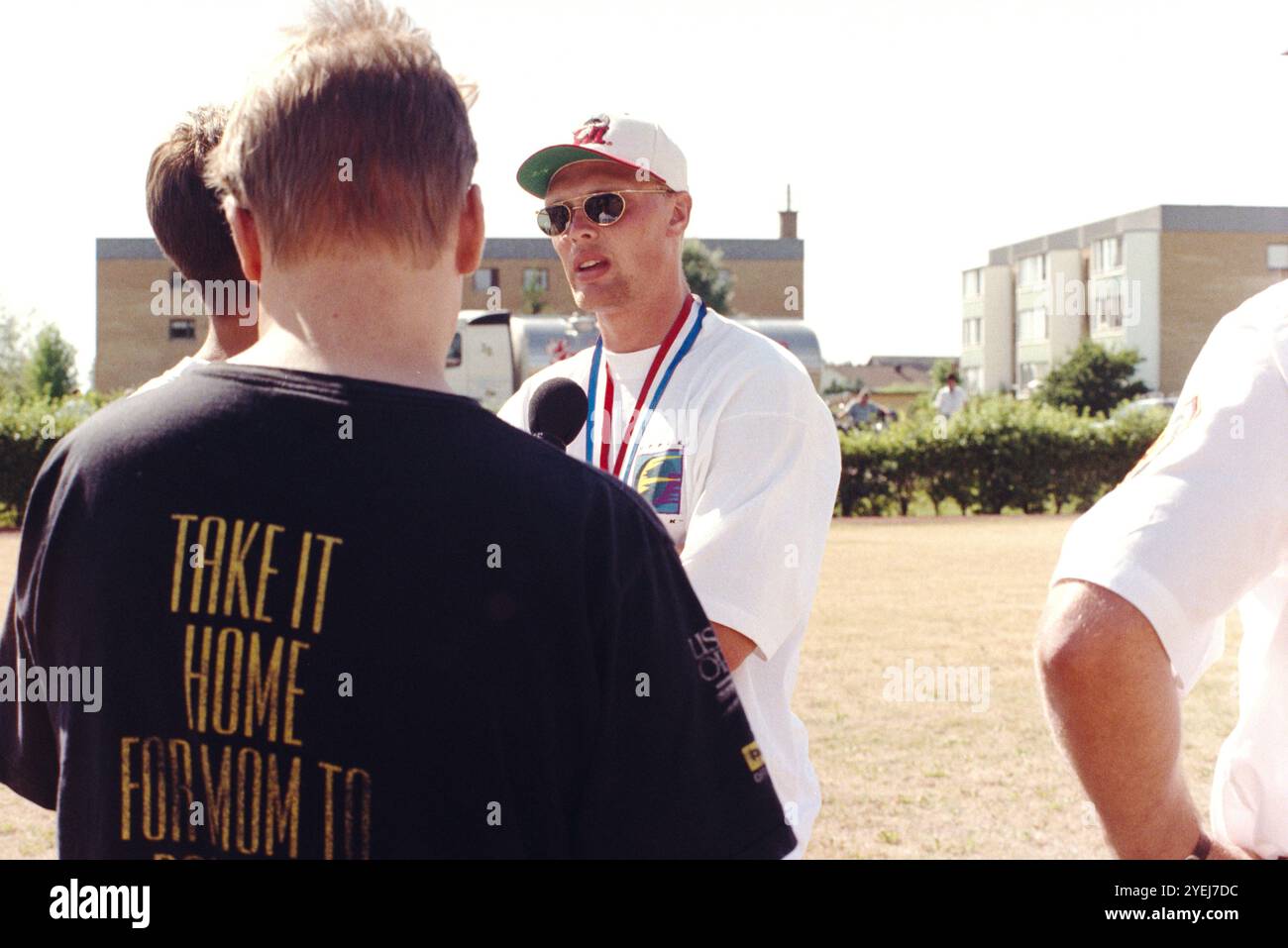 1994 World Cup hero Klas Ingesson arrives and honored in his hometown ...