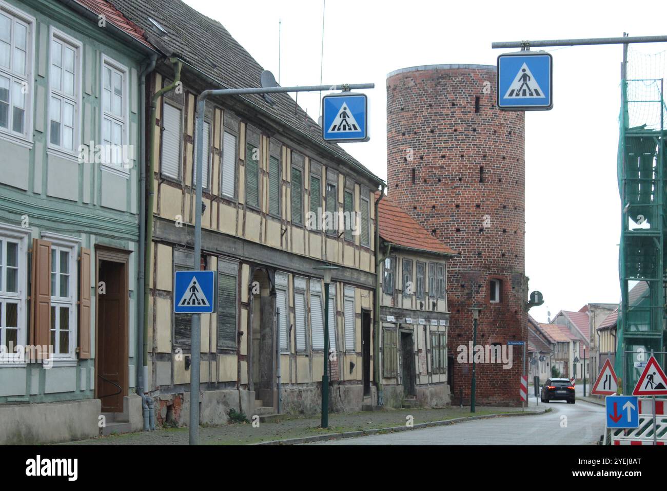 30 October 2024, Brandenburg, Lenzen: The "Stumpfe Turm" (stump tower ...