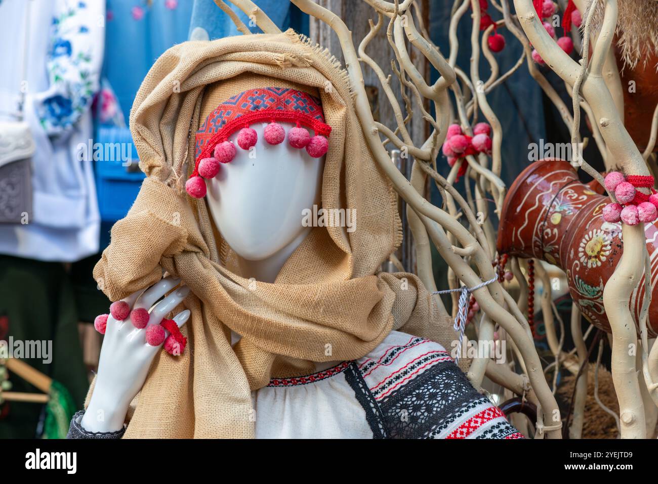 Traditional ukrainian attire hi-res stock photography and images - Alamy