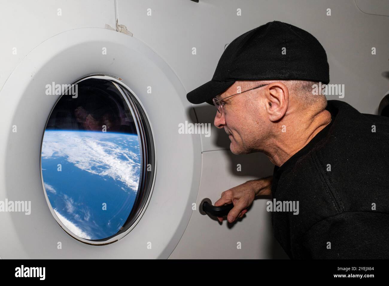 ISS - 22 October 2024 - NASA astronaut and Expedition 72 Flight ...