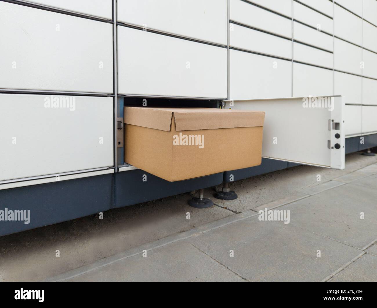Outdoor parcel locker hi-res stock photography and images - Alamy