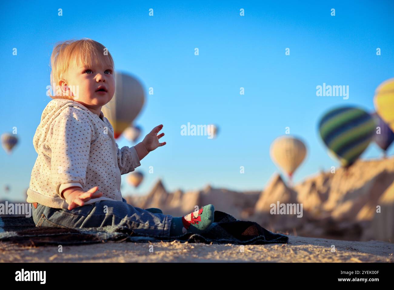Gazes in wonder hi-res stock photography and images - Alamy