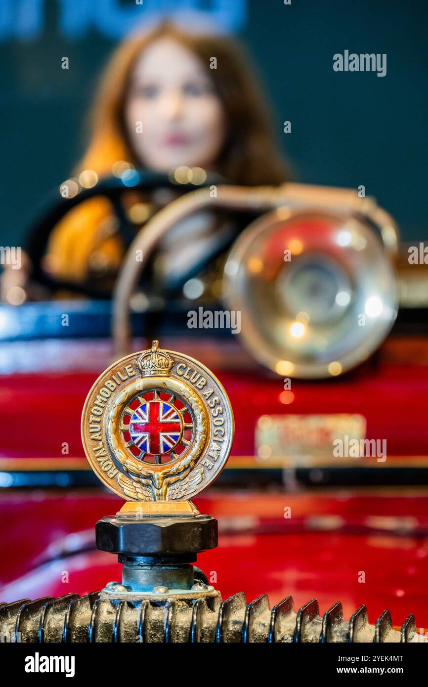 London, UK. 31st Oct, 2024. The Royal automobile club radiator cap of a ...