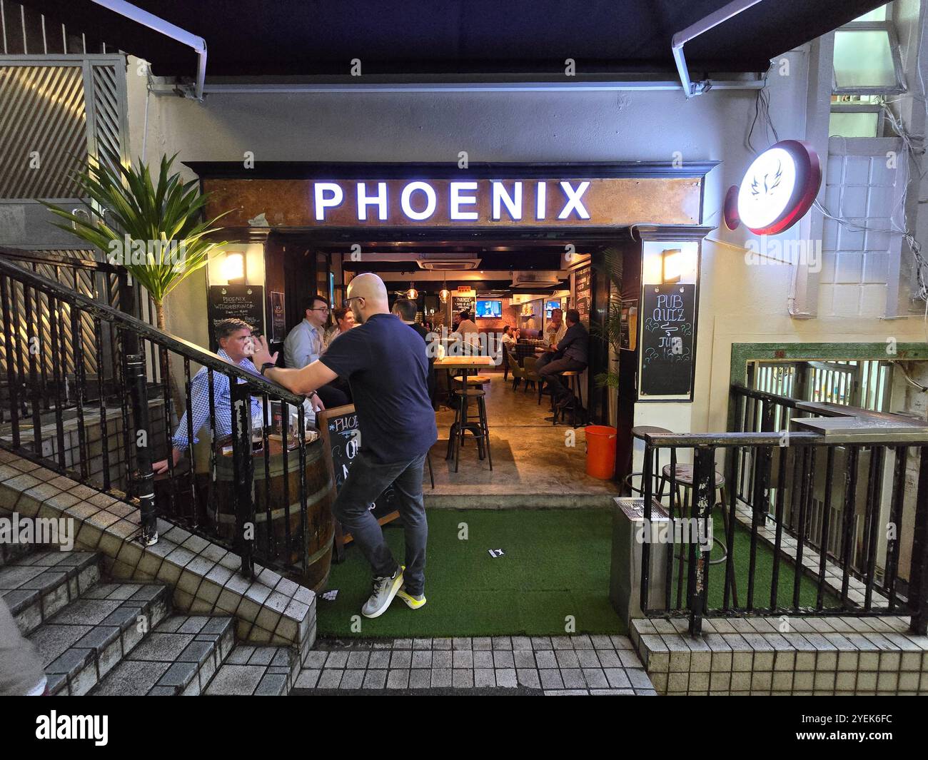 The Phoenix pub on Shelley street in Central, Hong Kong Stock Photo - Alamy