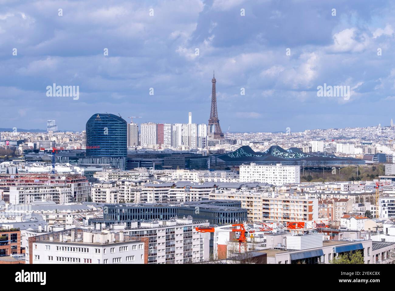 Issy-les-Moulineaux (Paris area): overview of Paris from the upper town ...